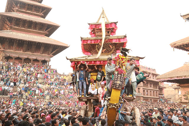 Kemeriahan Festival Bisket Jatra, Perayaan Tahun Baru di Nepal Kemeriahan Festival Bisket Jatra, Perayaan Tahun Baru di Nepal